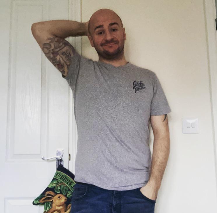 Hi, 34m UK. | Scrolller