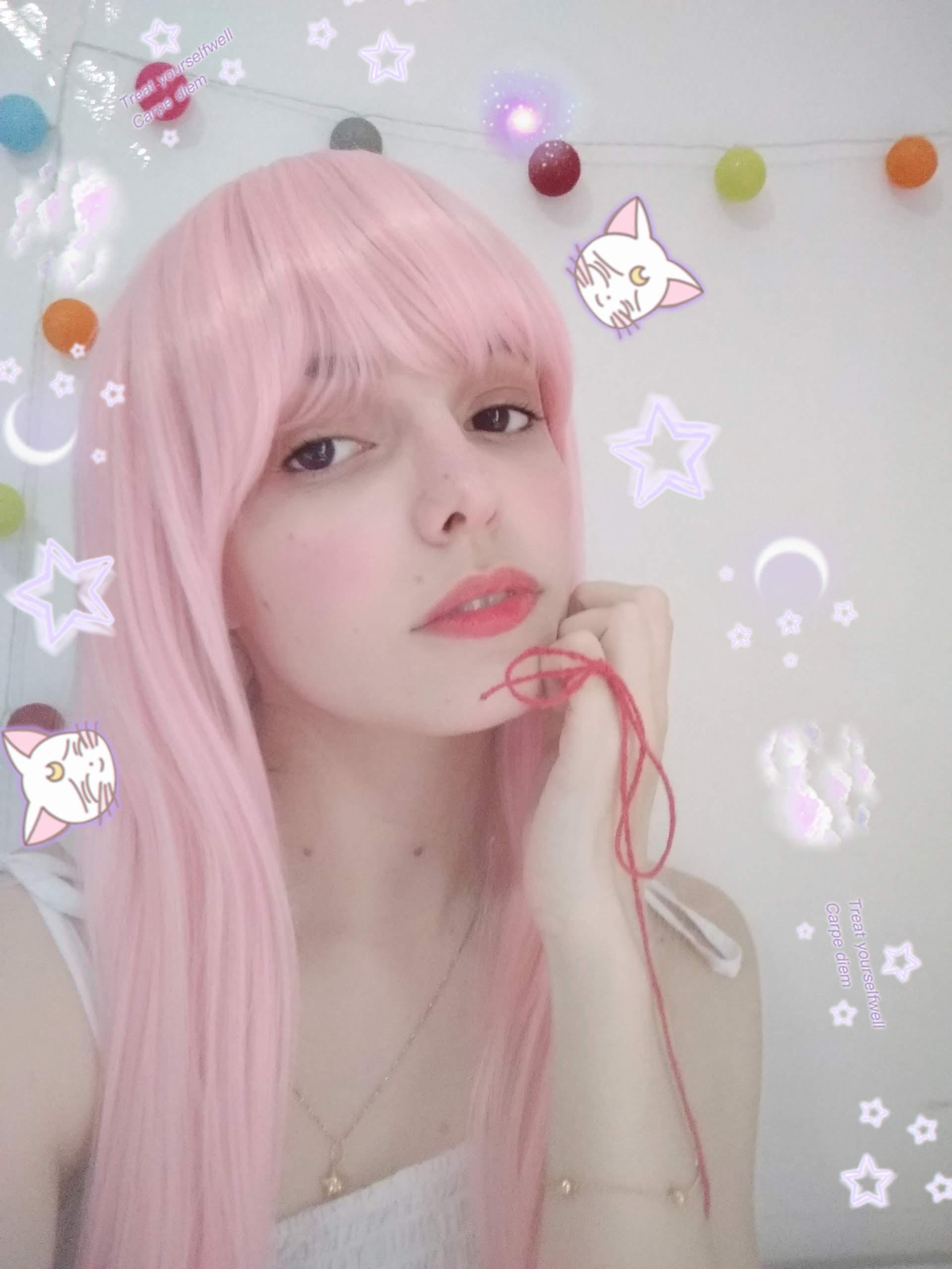 Hi! Do you think i look cute? uwu | Scrolller