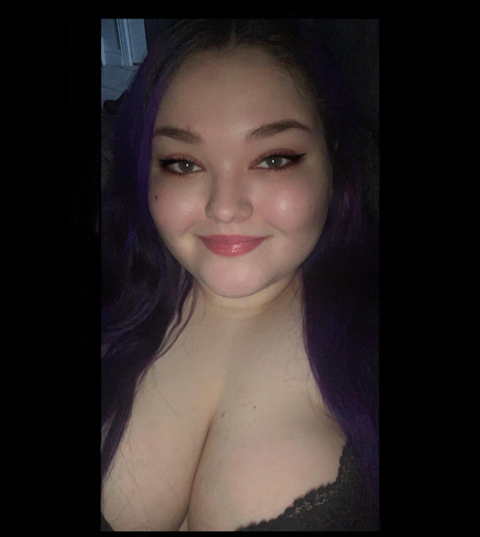 Hi, how are ya ? 🖤 | Scrolller