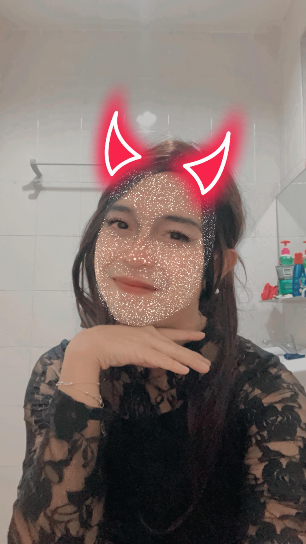 Hi, im kayla | Scrolller