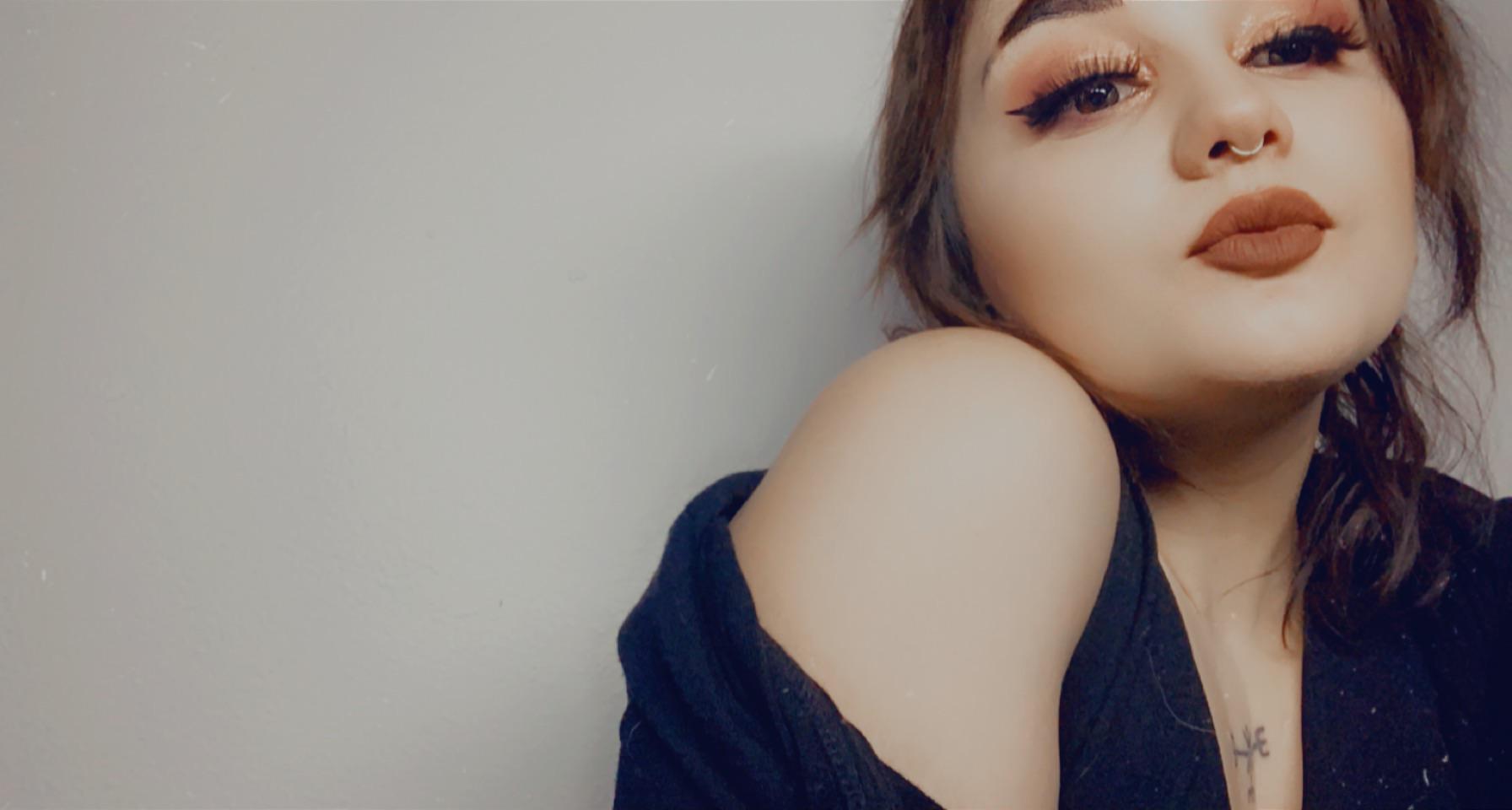 Hi there! (25f) | Scrolller