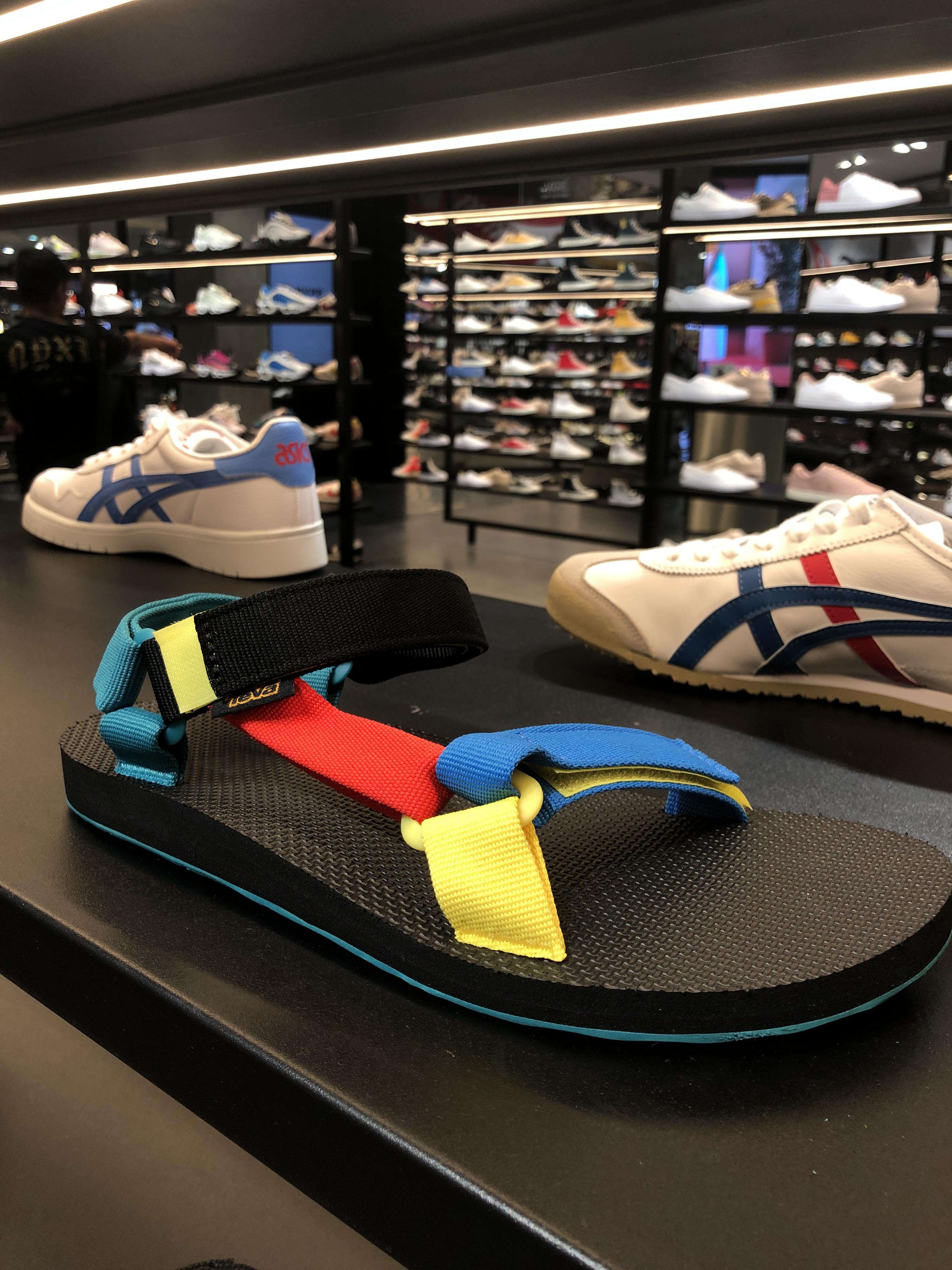 Hi This Is Sandal | Scrolller