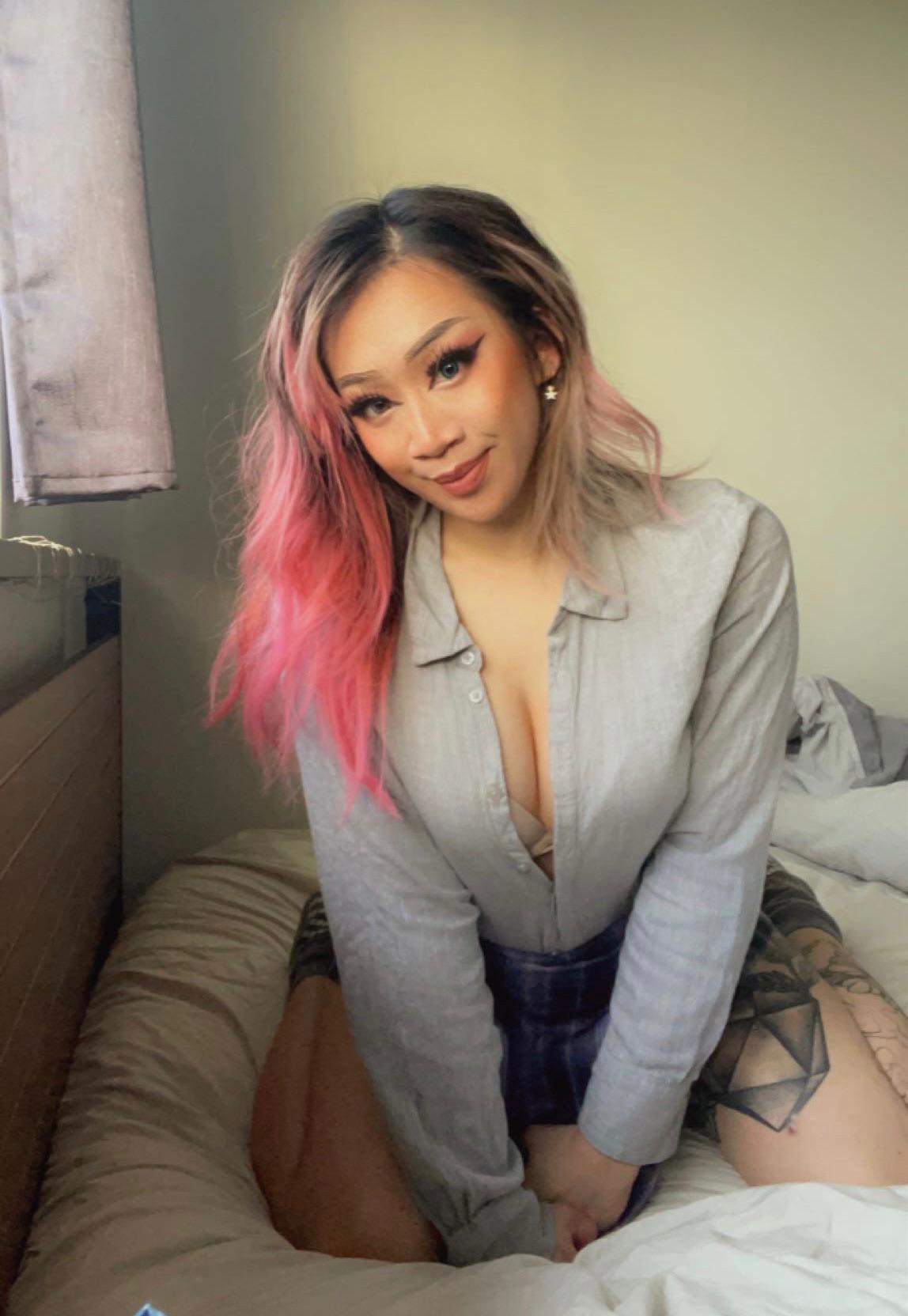 hii do you wanna come over after work today? :)) | Scrolller