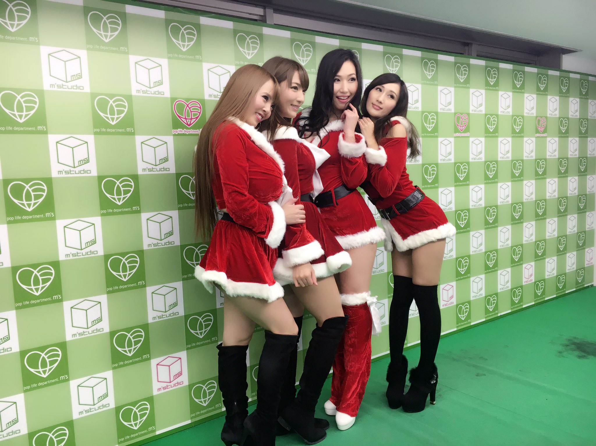 Japanese babes | Scrolller