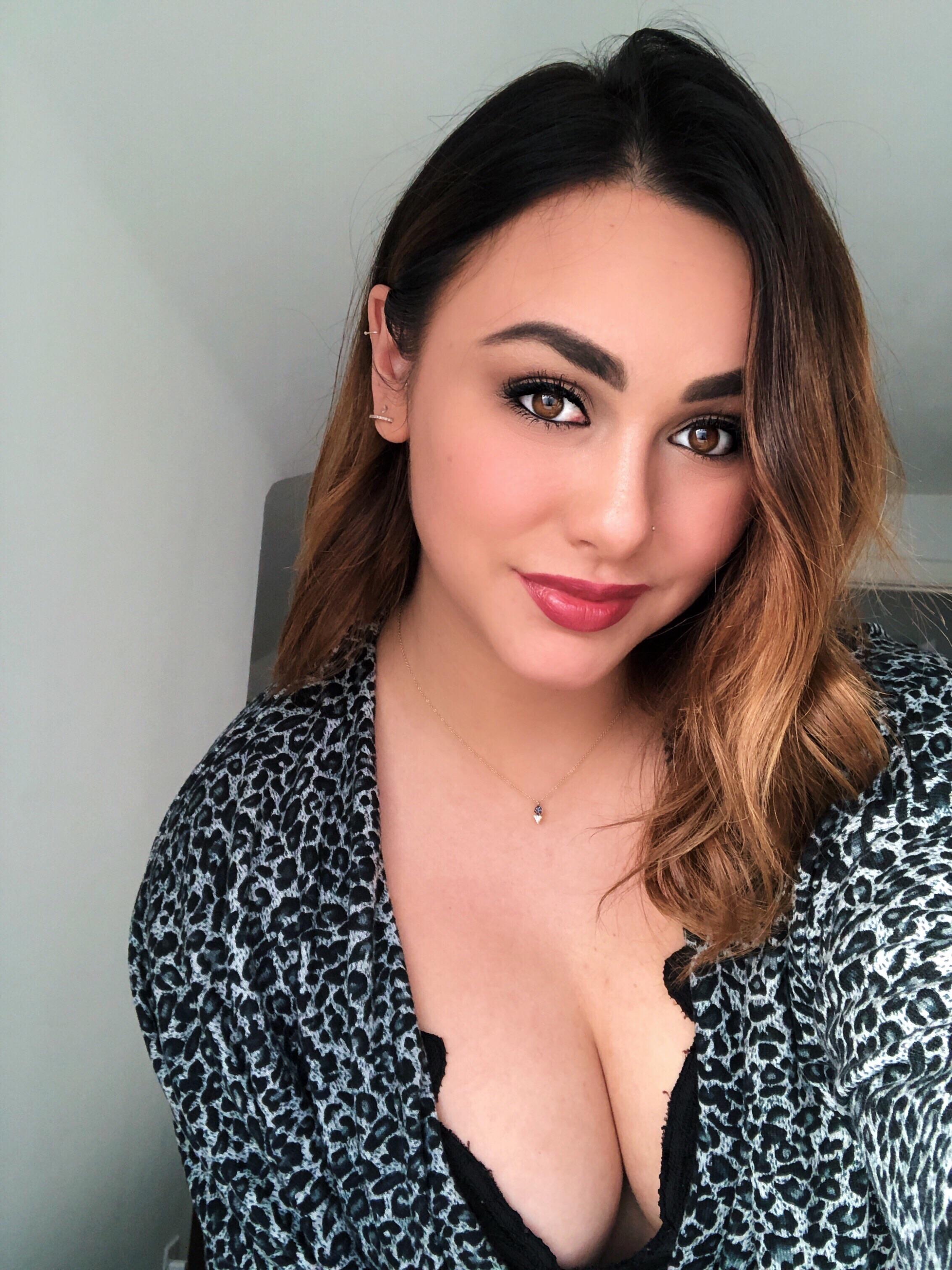 Hiya ☺️ | Scrolller