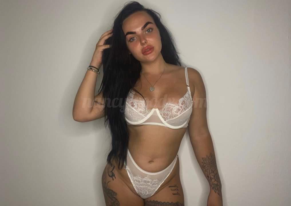 Hola Papi 😘 | Scrolller