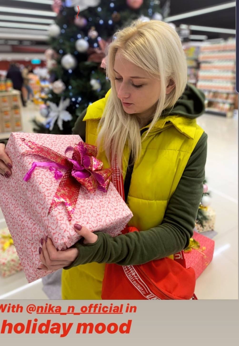 Holiday Shopping with Nika N | Scrolller