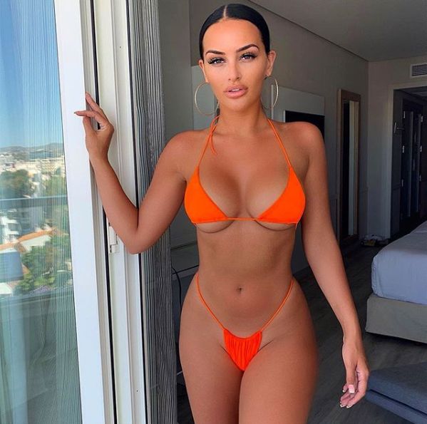 Holly Boon | Scrolller