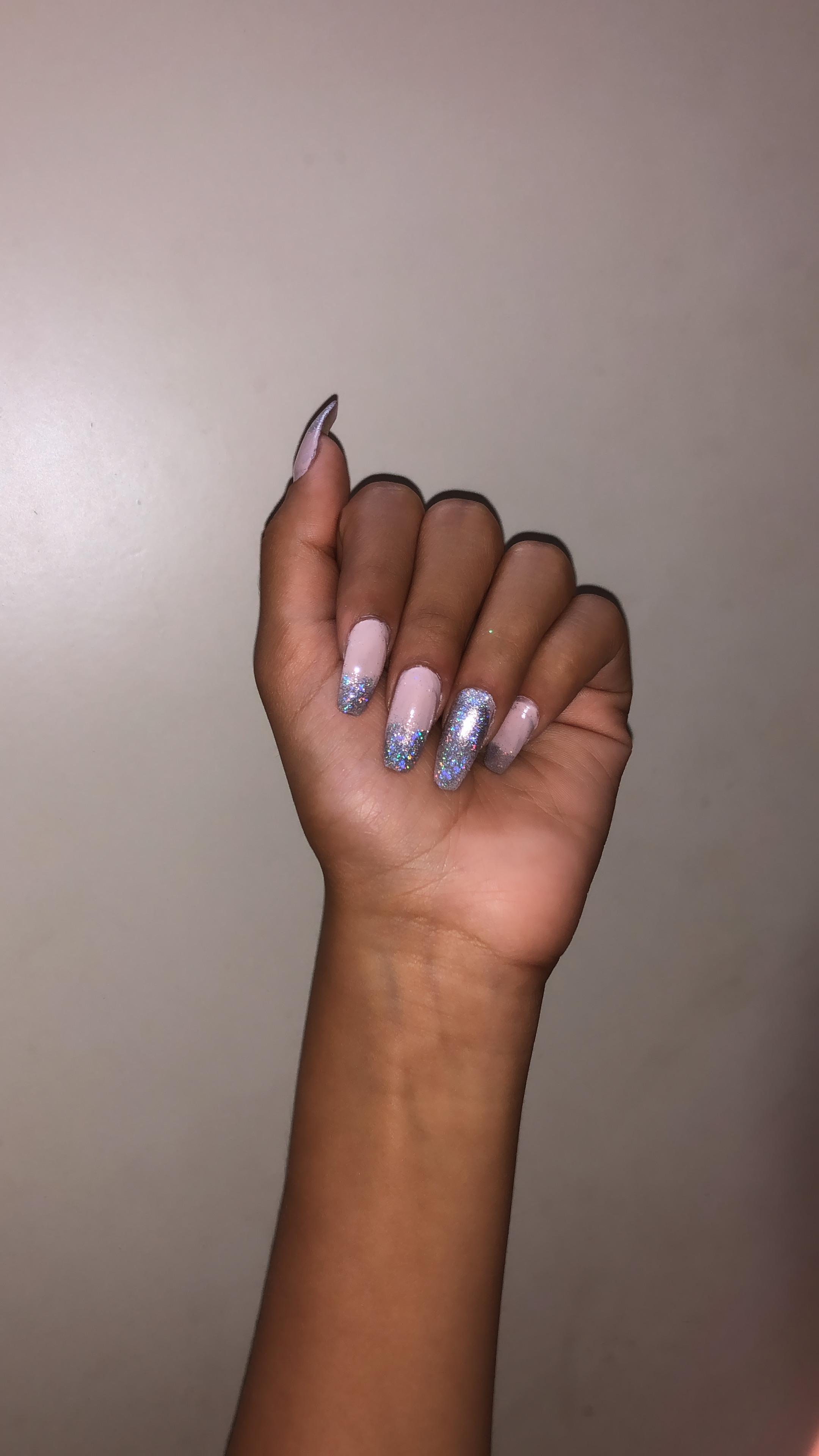 Holo freakin nails ! | Scrolller