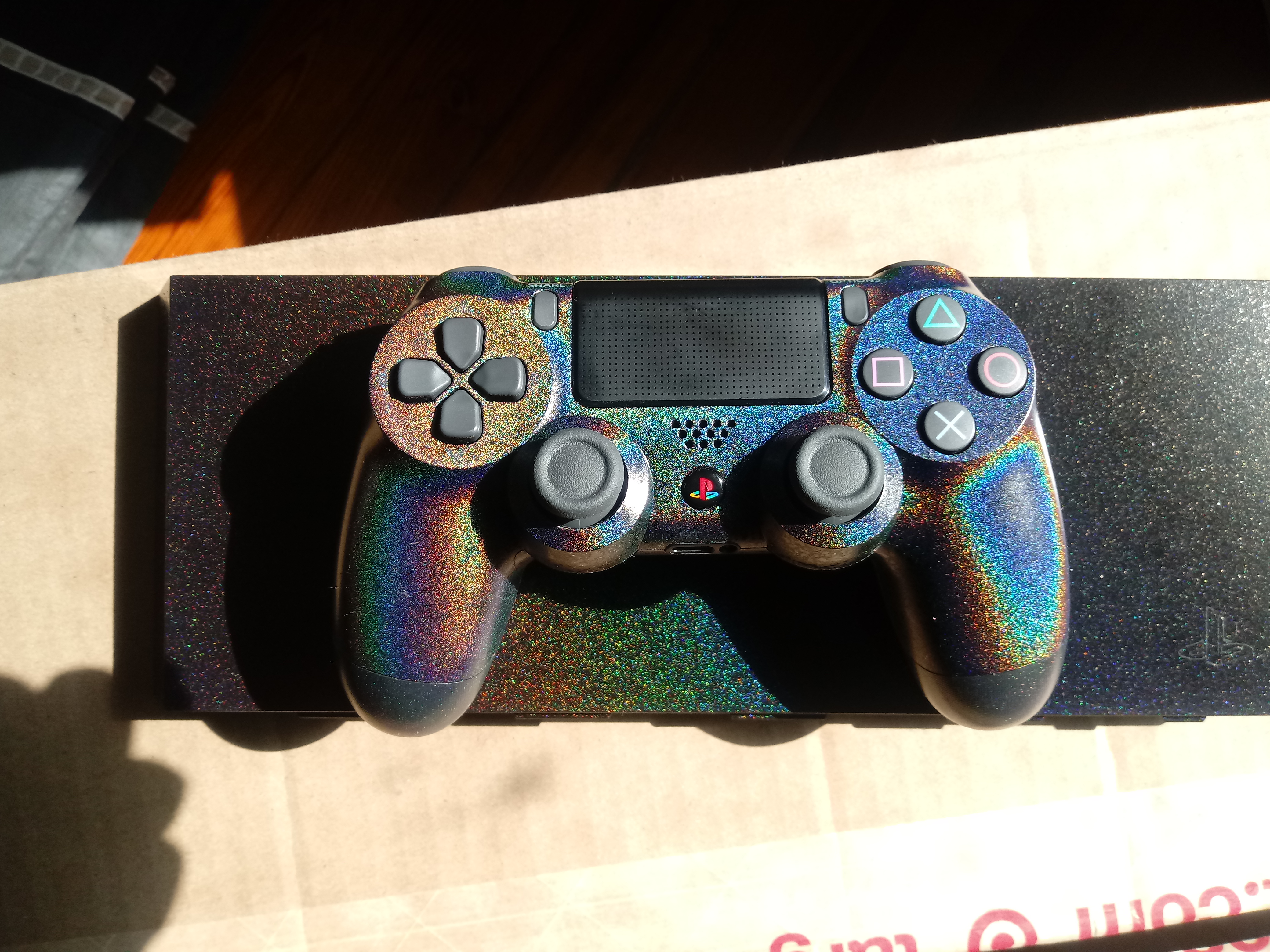 Holographic Dualshock 4 controller | Scrolller