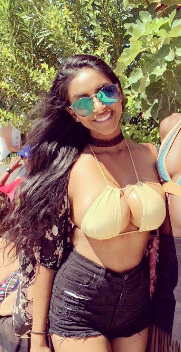 Holy mother of tits! Miss Sarah Mak | Scrolller