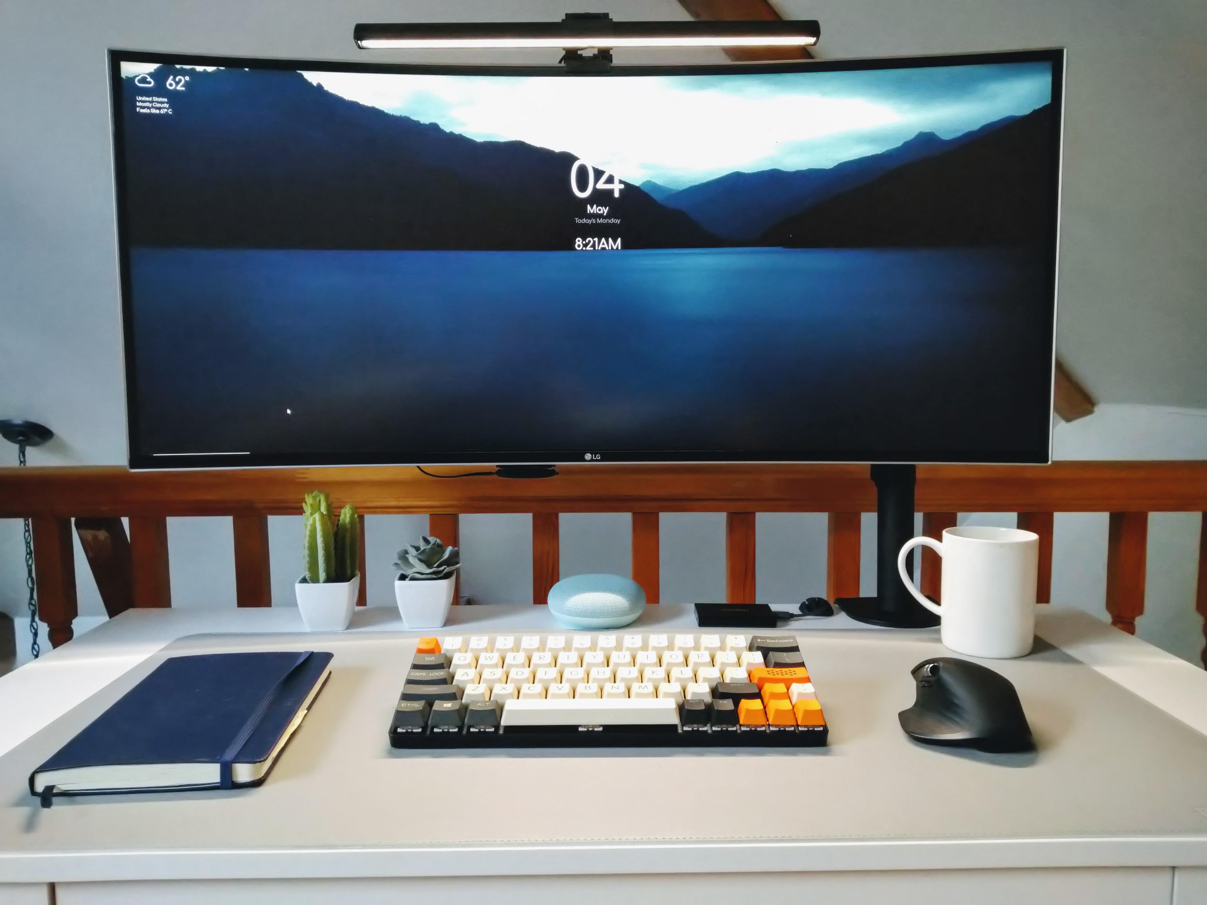 home office setup | Scrolller