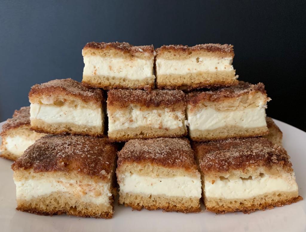 [HOMEMADE] Churro Cheesecake Bars | Scrolller