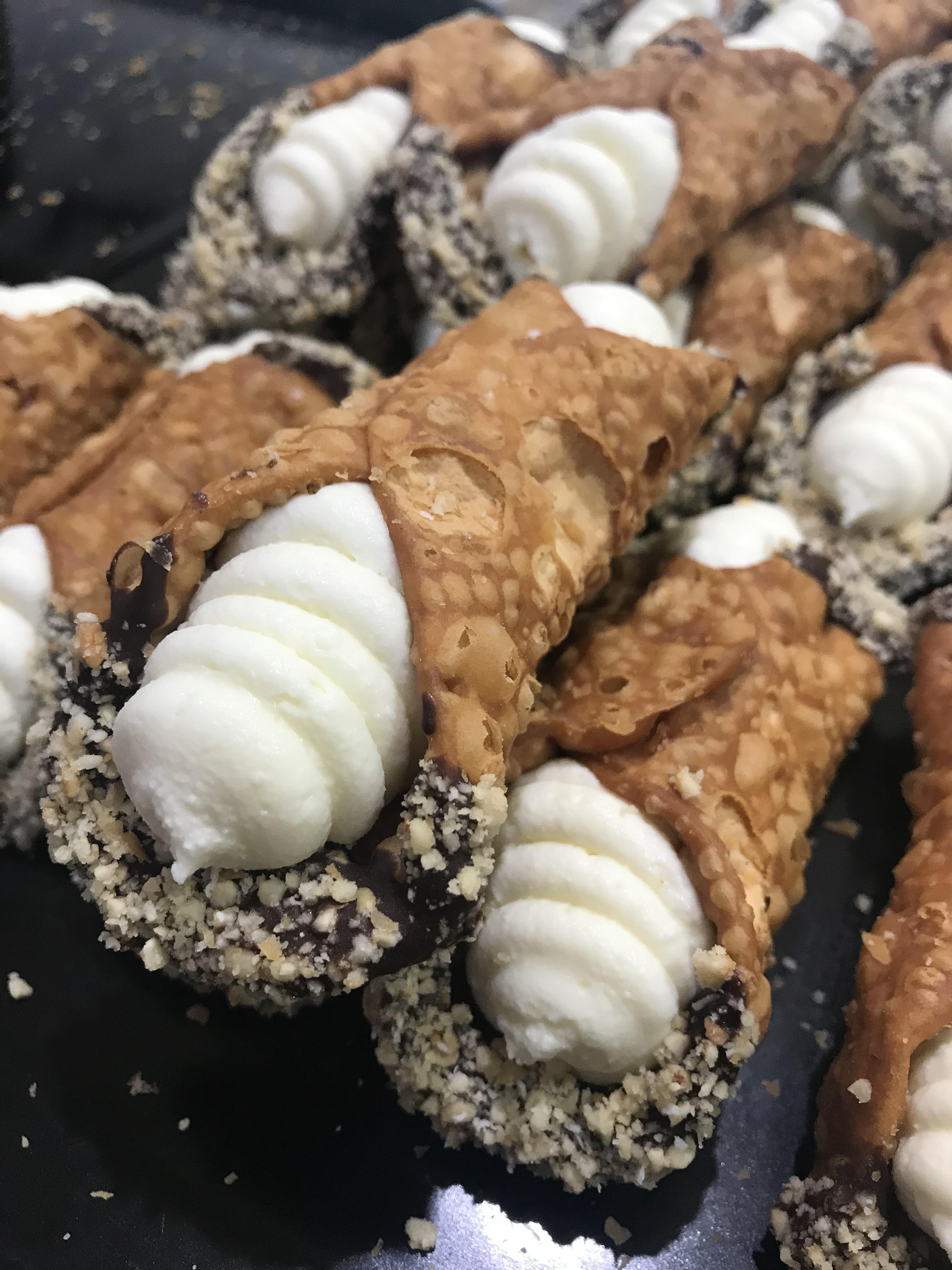 Homemade Ricotta cannoli | Scrolller