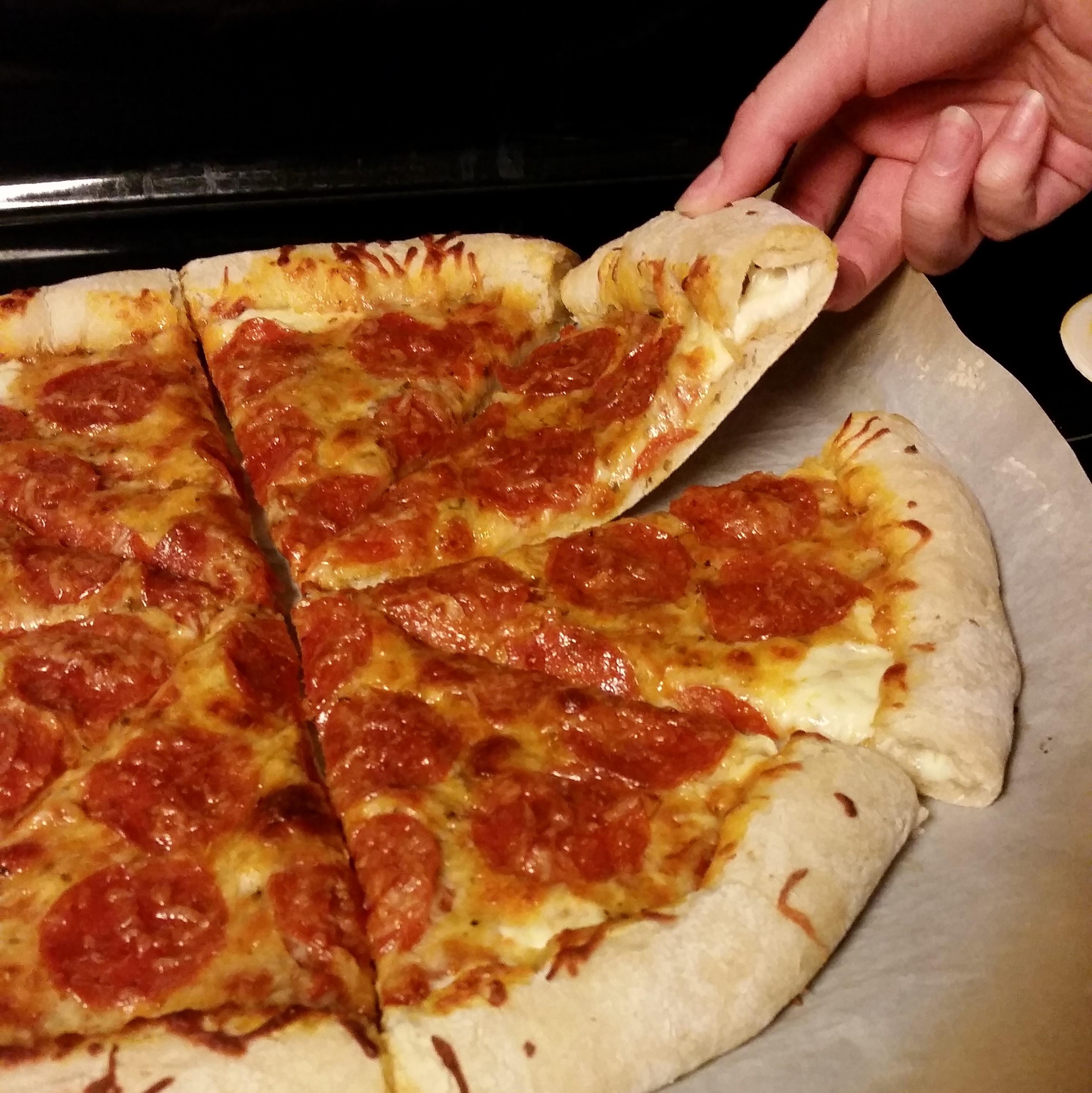 Homemade Stuffed Crust Pizza | Scrolller