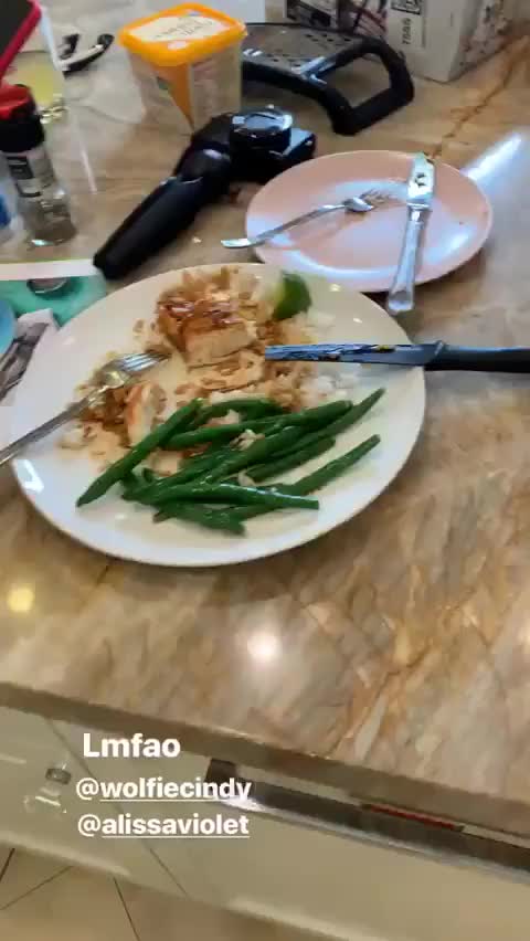 Horny after lunch | Scrolller