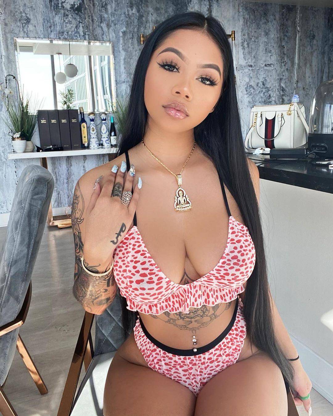 Hot asian ? | Scrolller