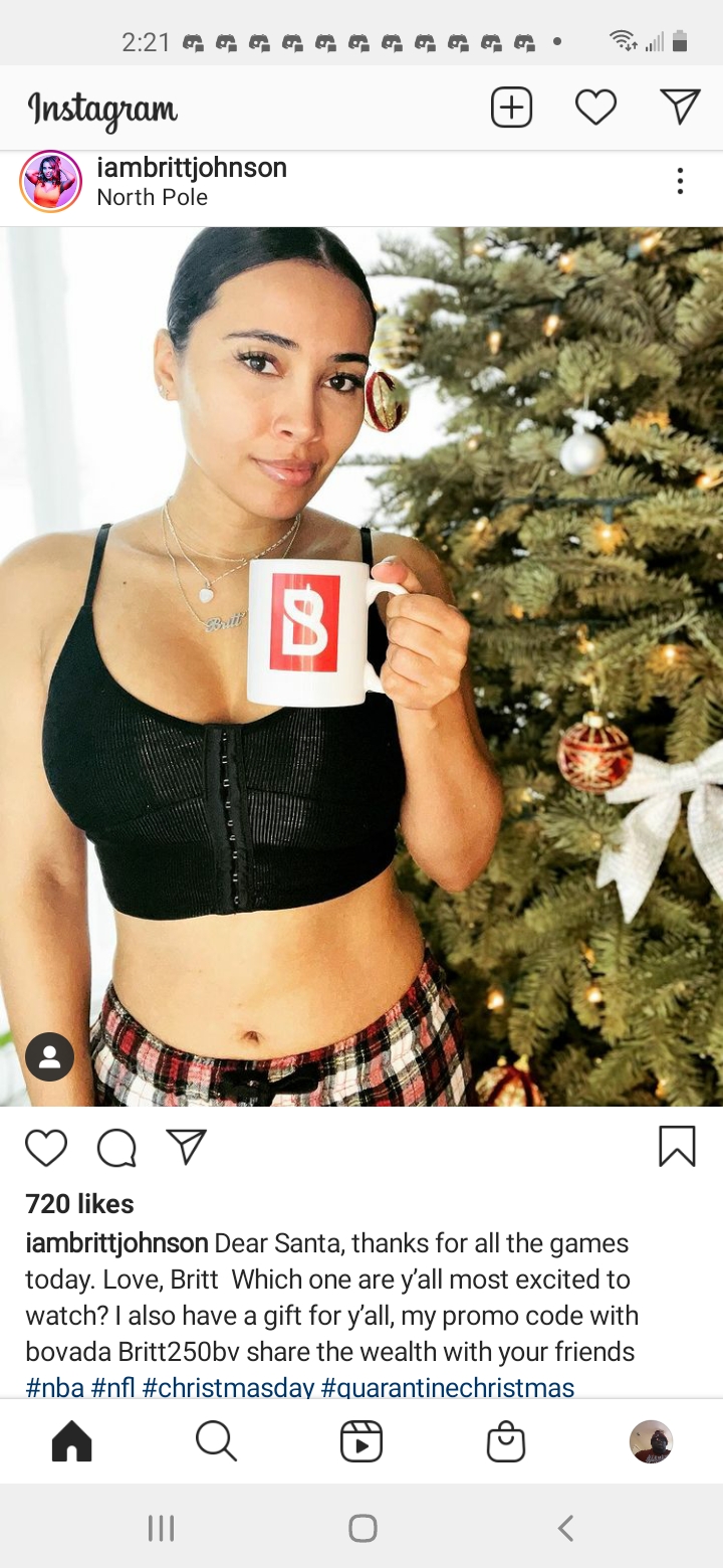 Hot Britt On Christmas Day | Scrolller