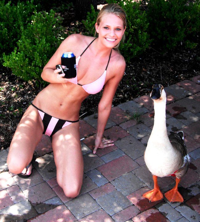 Hot Chick with a Cute Goose | Scrolller