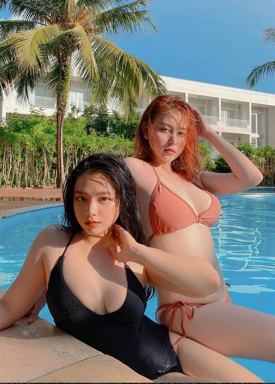 Hot days | Scrolller