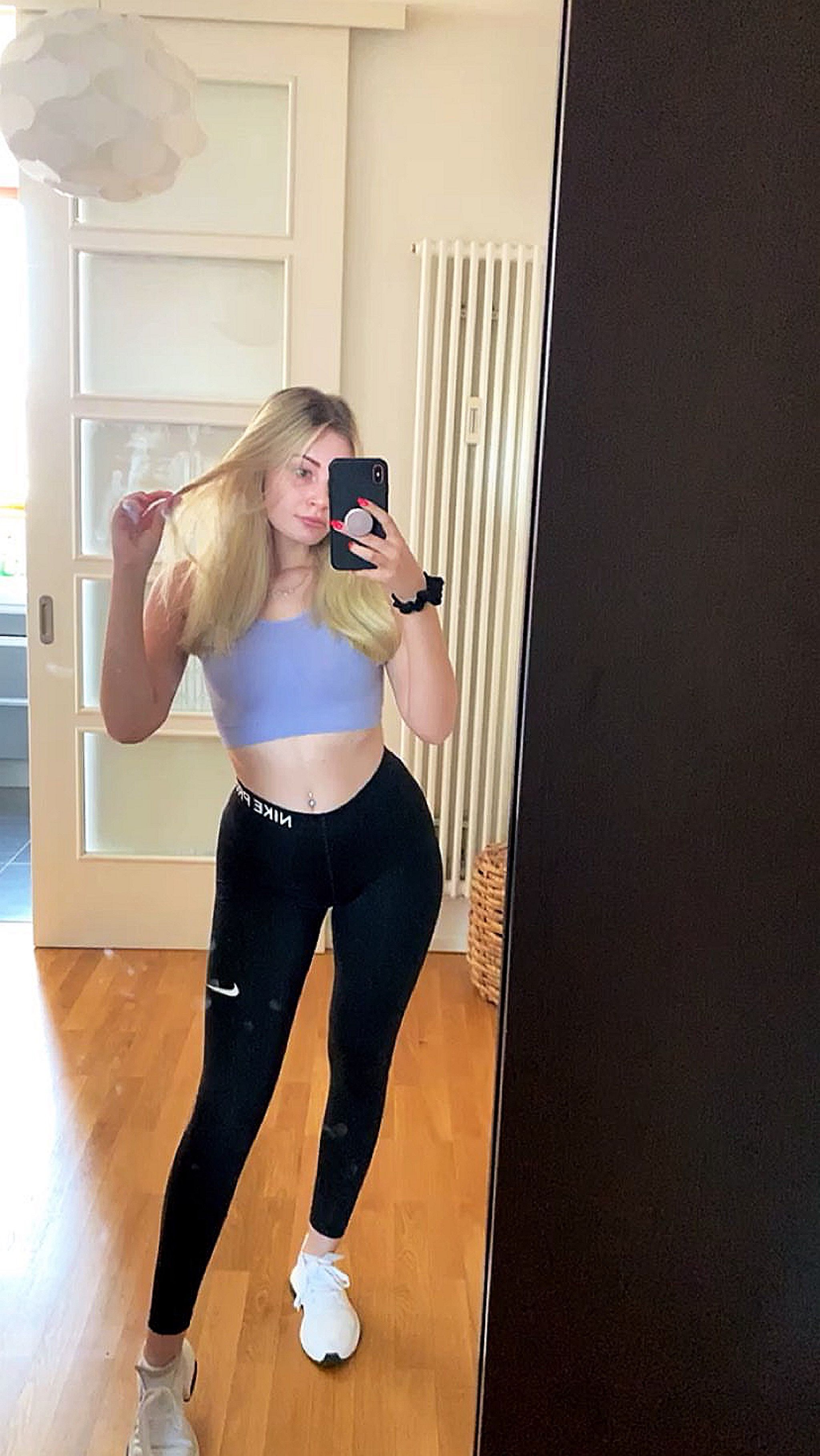 Hot Denise in Nike Leggins🔥🔥 | Scrolller