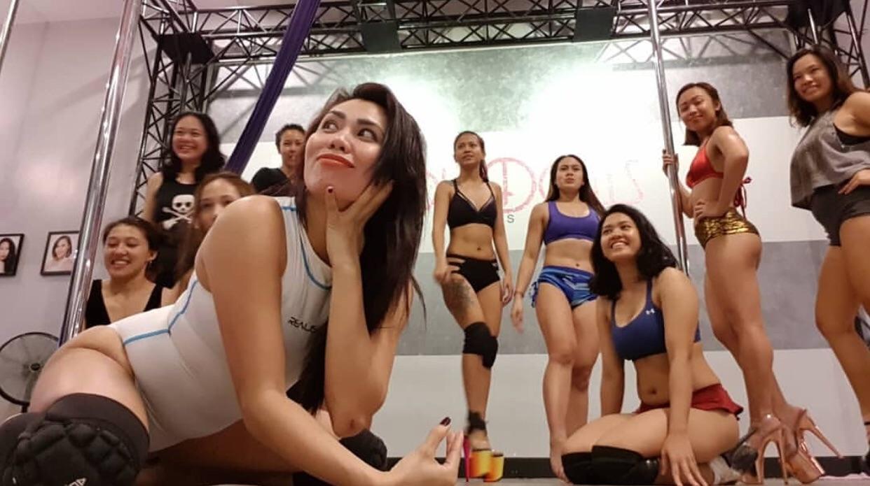 Hot pinay pole dancing squad | Scrolller