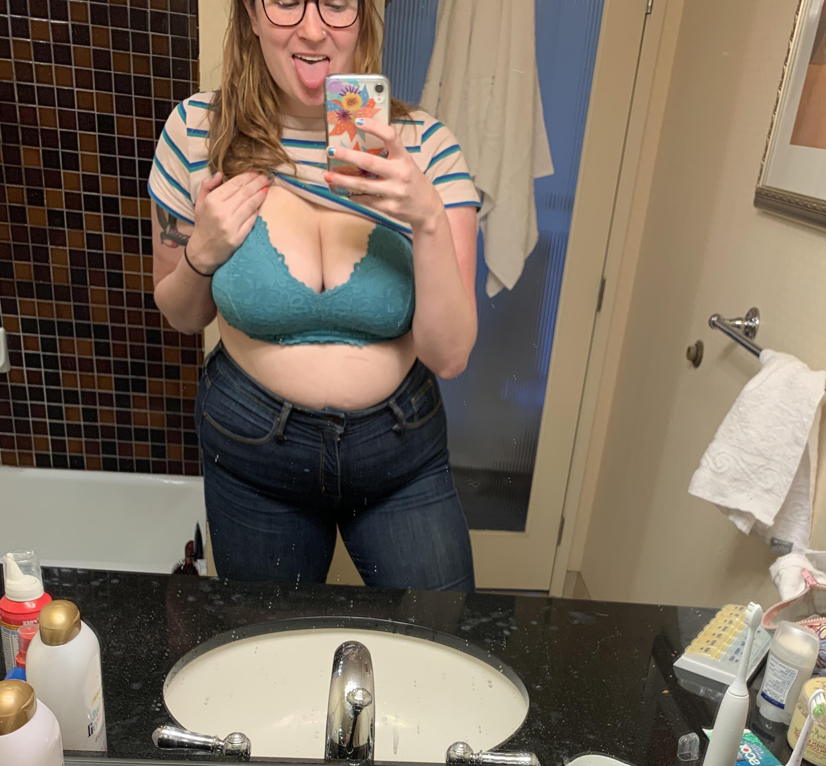 Hotels make all sel[f]ies more fun | Scrolller