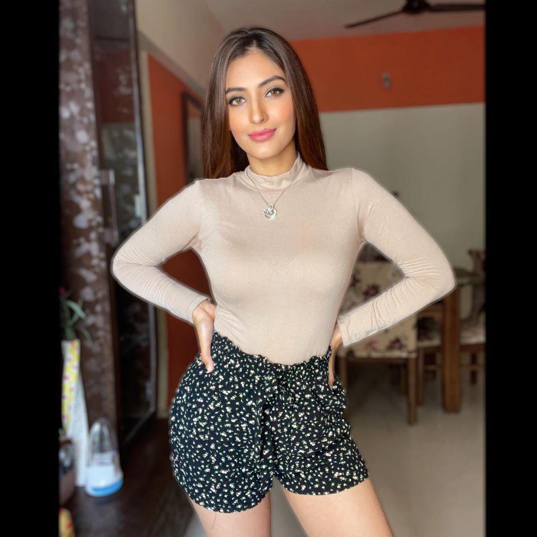 Hourglass | Scrolller