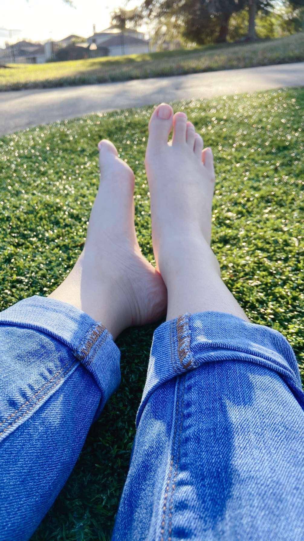 Nature Feet Foot o synthesis Scrolller