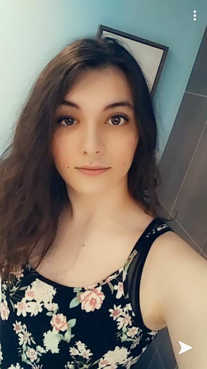 How do I look? c: DM's are opened | Scrolller