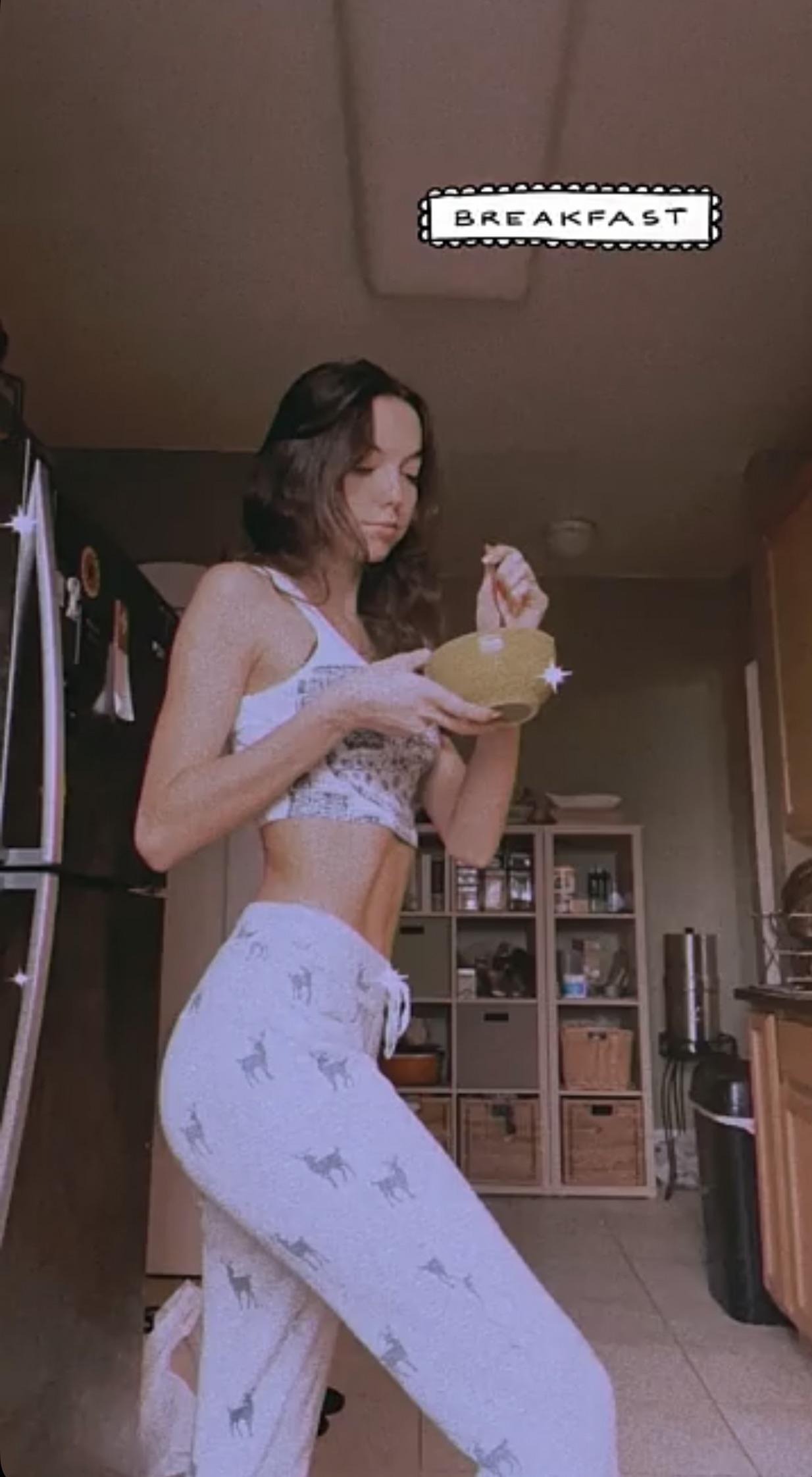 How hot am I on the Scoville scale 🥵[F21] | Scrolller