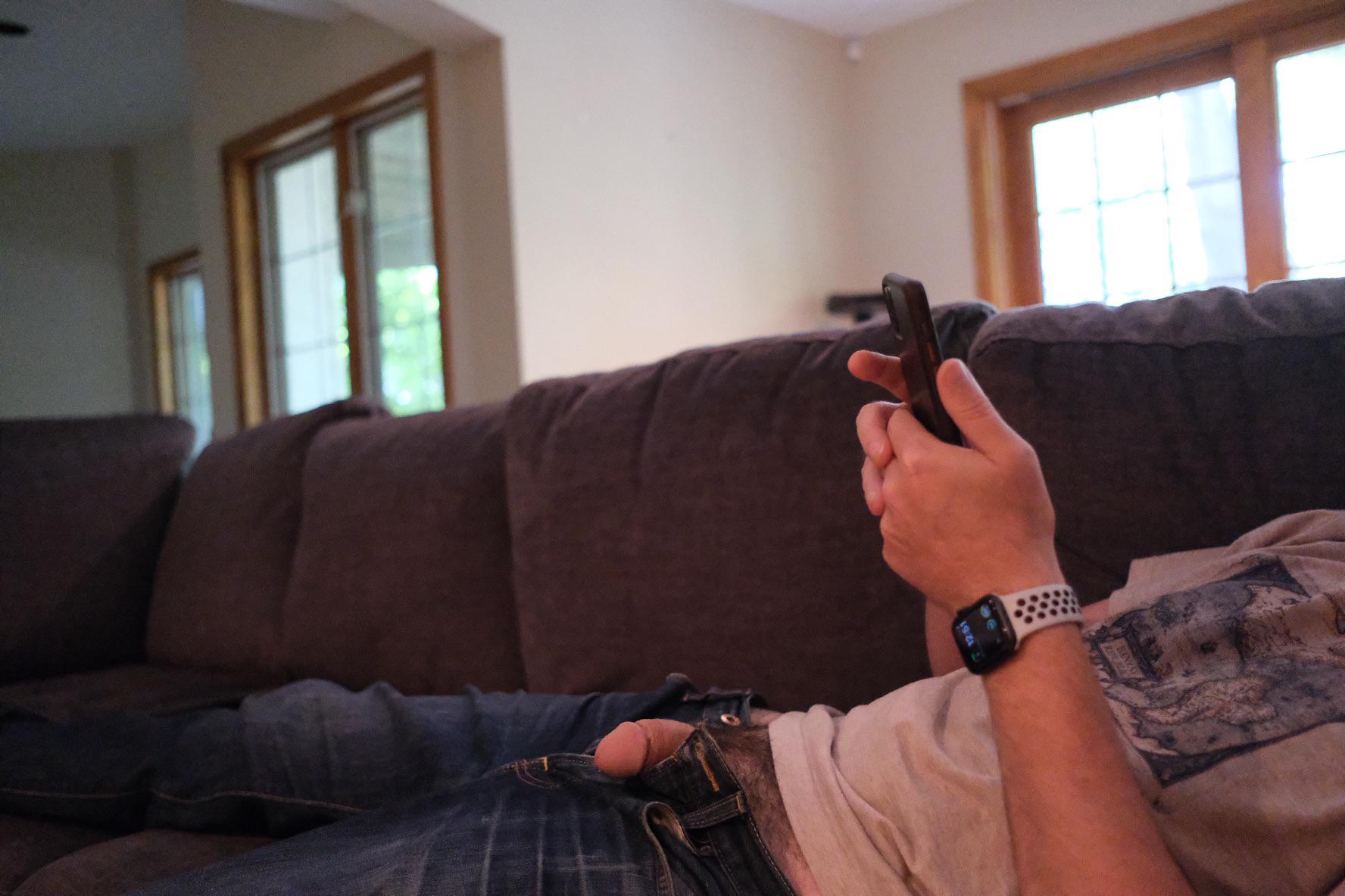 How I’m checking my DMs today. | Scrolller