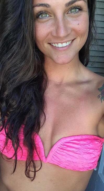 How many times that day did her strapless bikini top get taken off? 🤔 | Scrolller