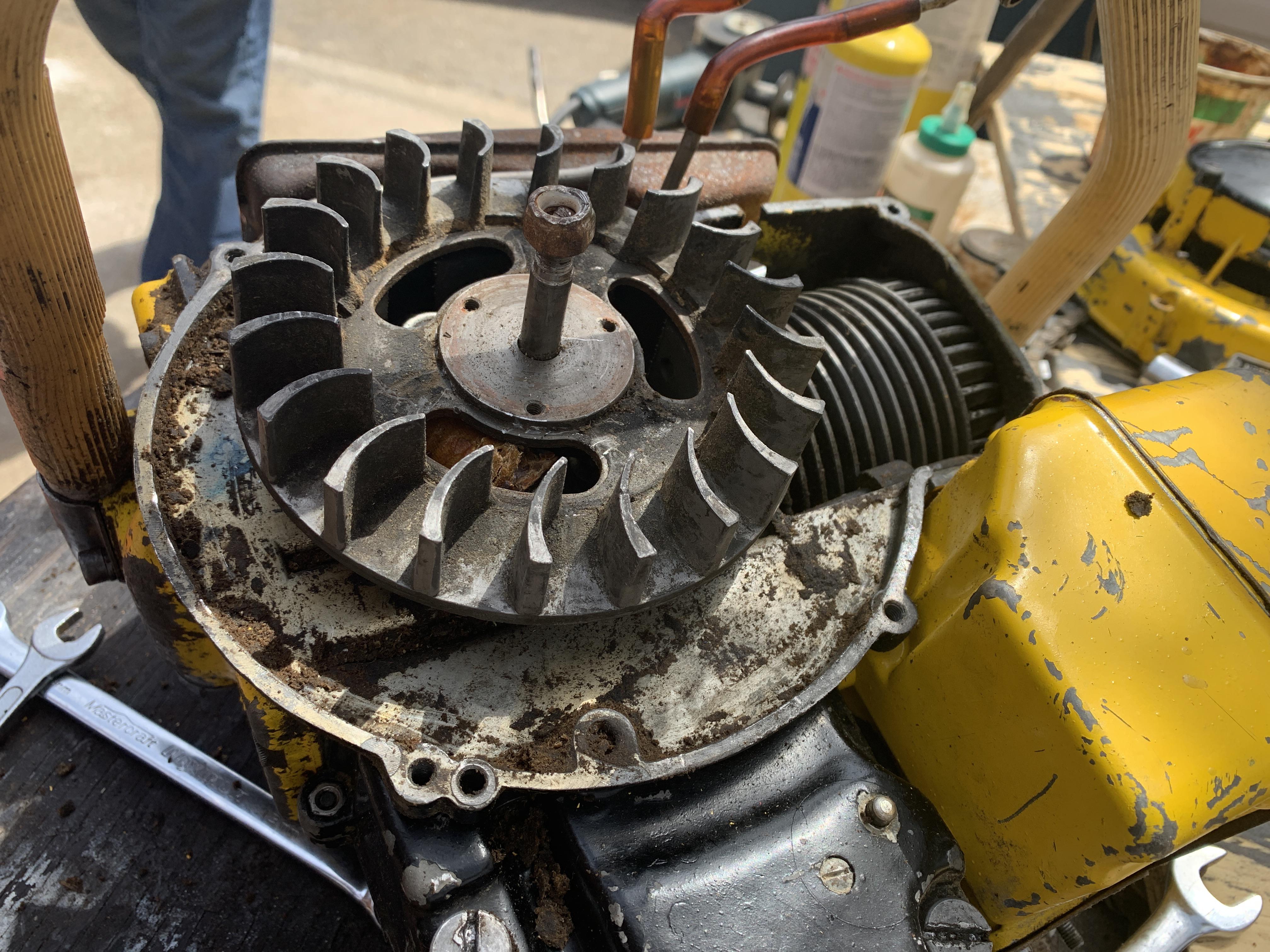 How to remove 1959 Partner R11 flywheel? | Scrolller