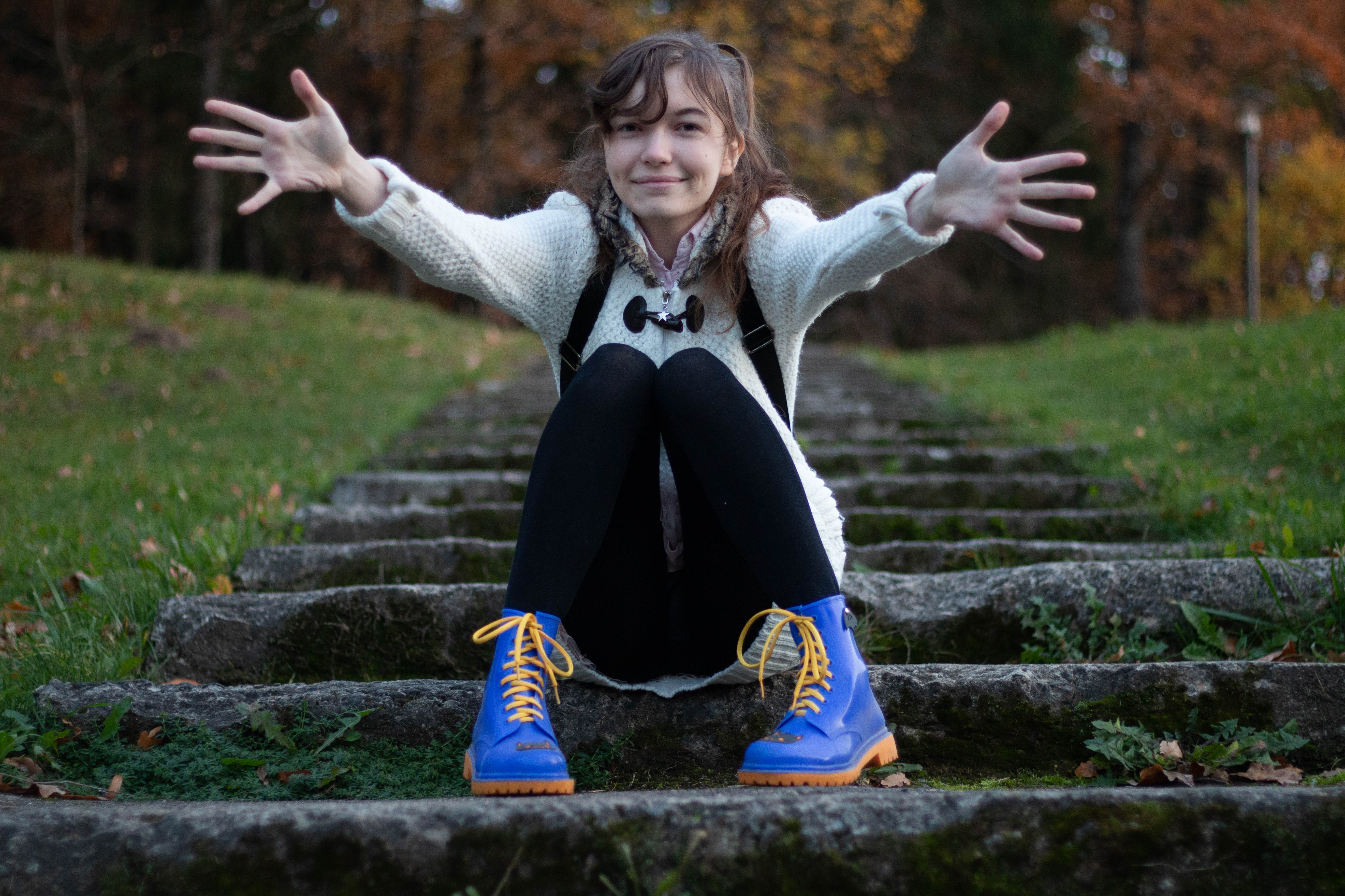 Hug me ^^ | Scrolller