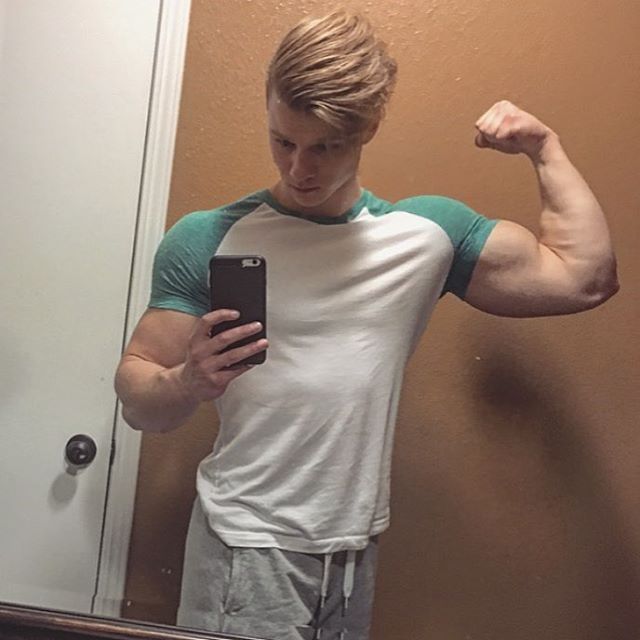 Huge Arms | Scrolller