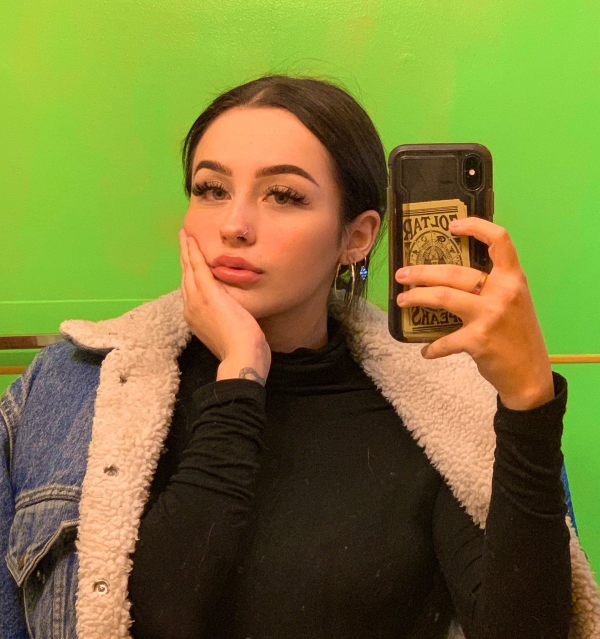 HUGE ONE LADS INFAMOUS. HER SNAPCHAT PREMIUM (DOES IT ALL) | Scrolller