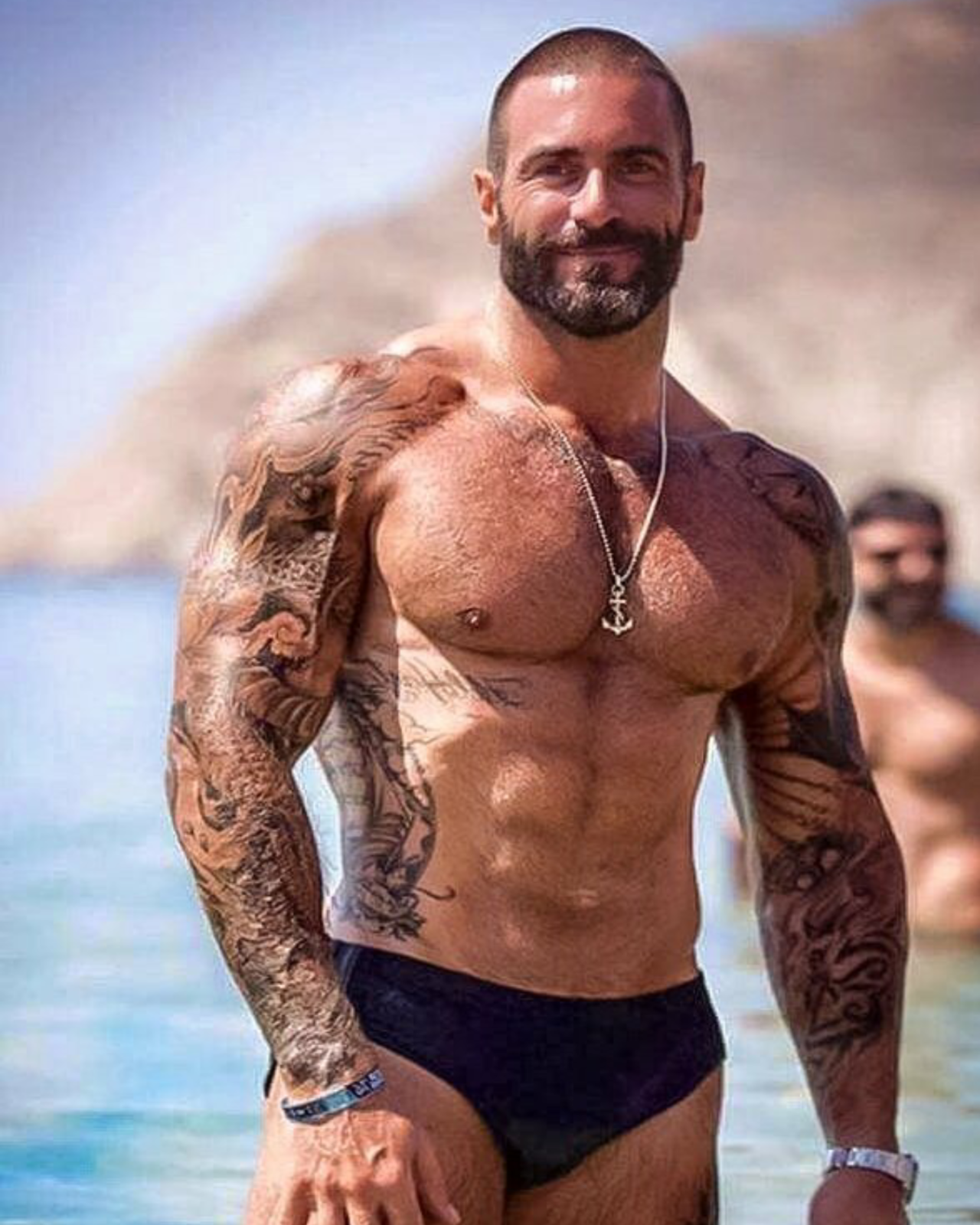 Hunk in the water | Scrolller