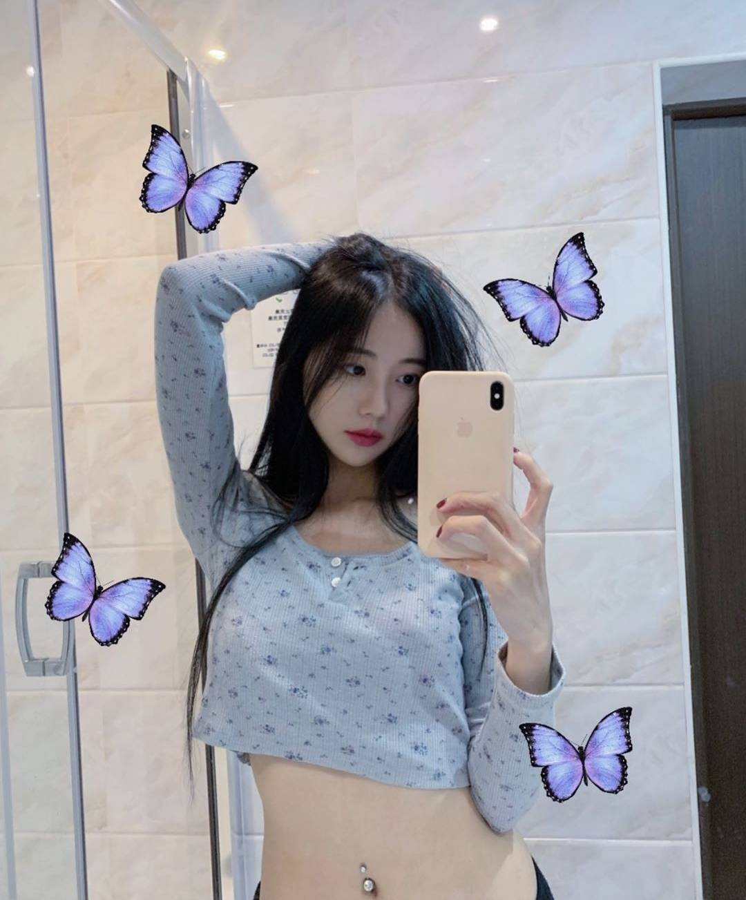 Hyunjin Kim (IG:@la_vie_enrose__) | Scrolller