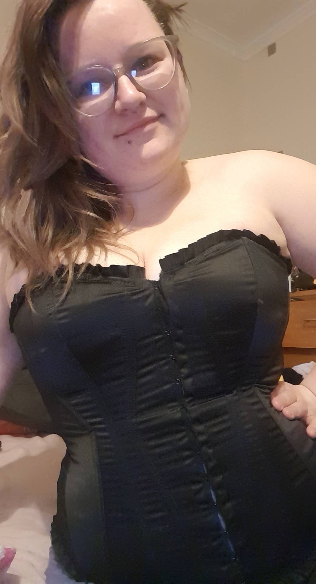 I always feel so good in a corset | Scrolller