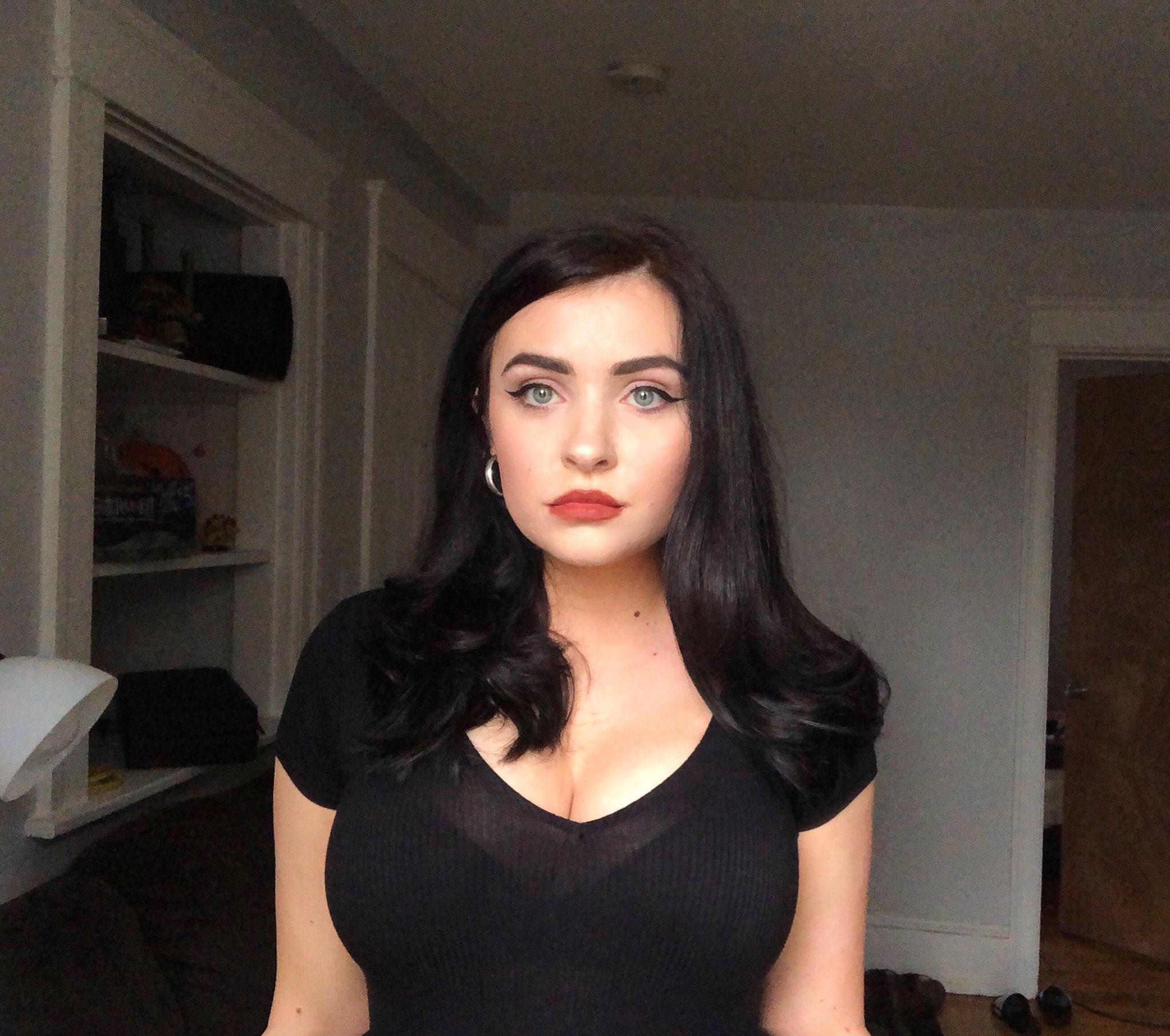 I am dead inside. Hi. | Scrolller