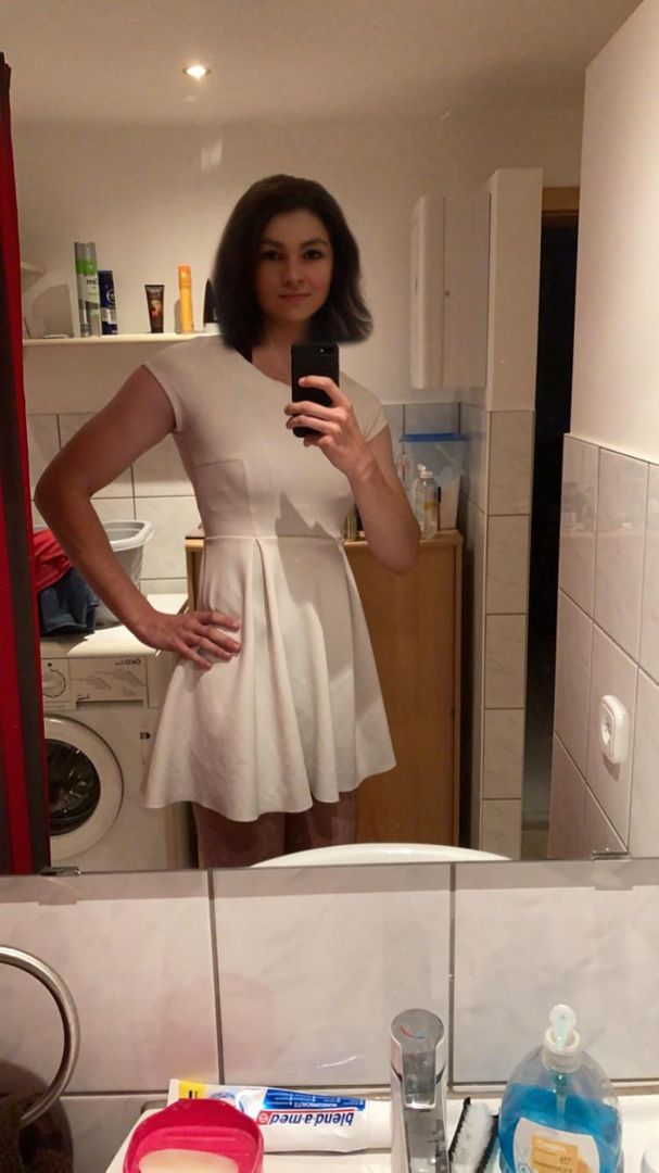 I am looking for someone, who can help me expose myself! | Scrolller