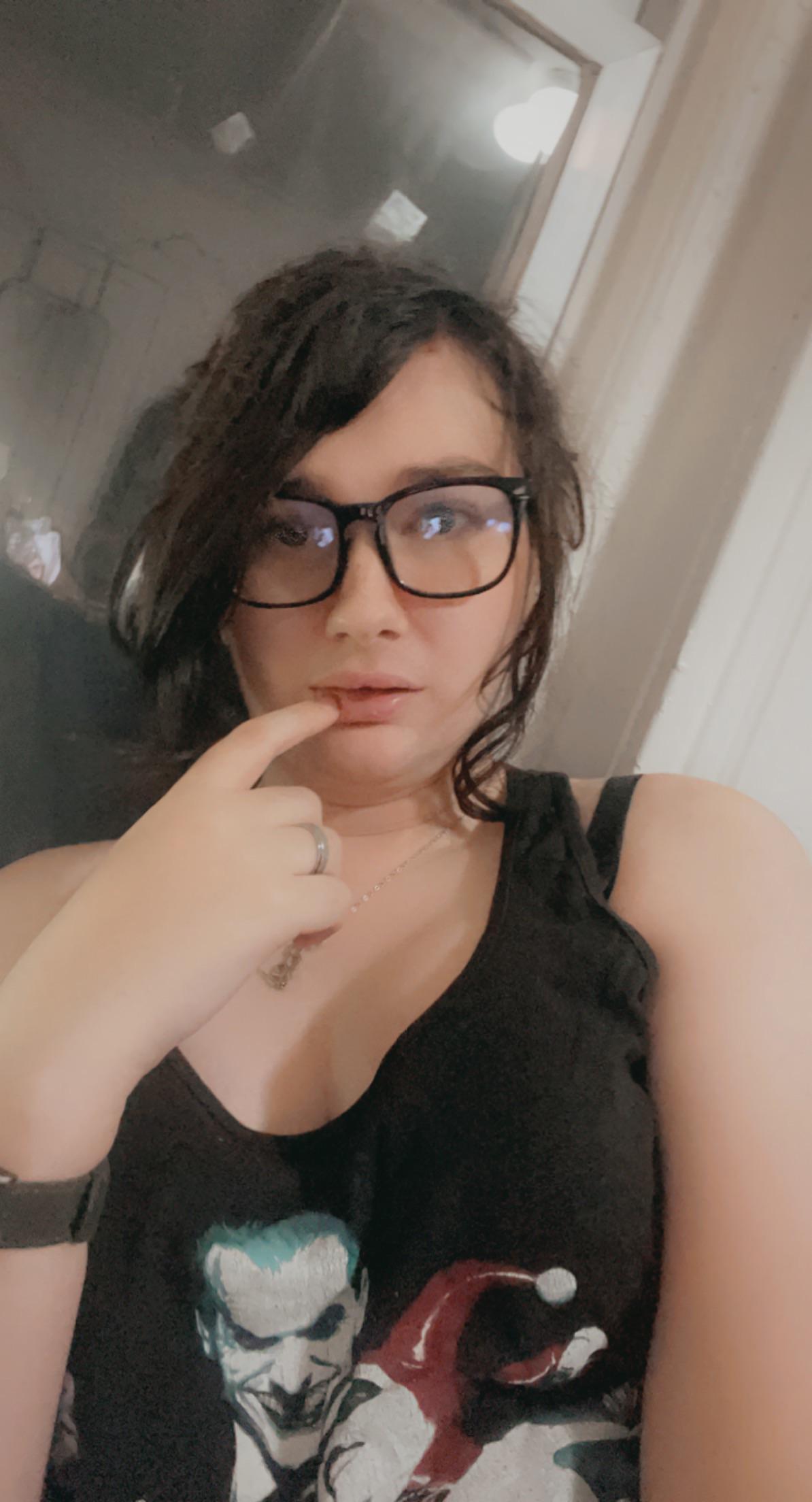 I call this look, emo librarian [F21] | Scrolller