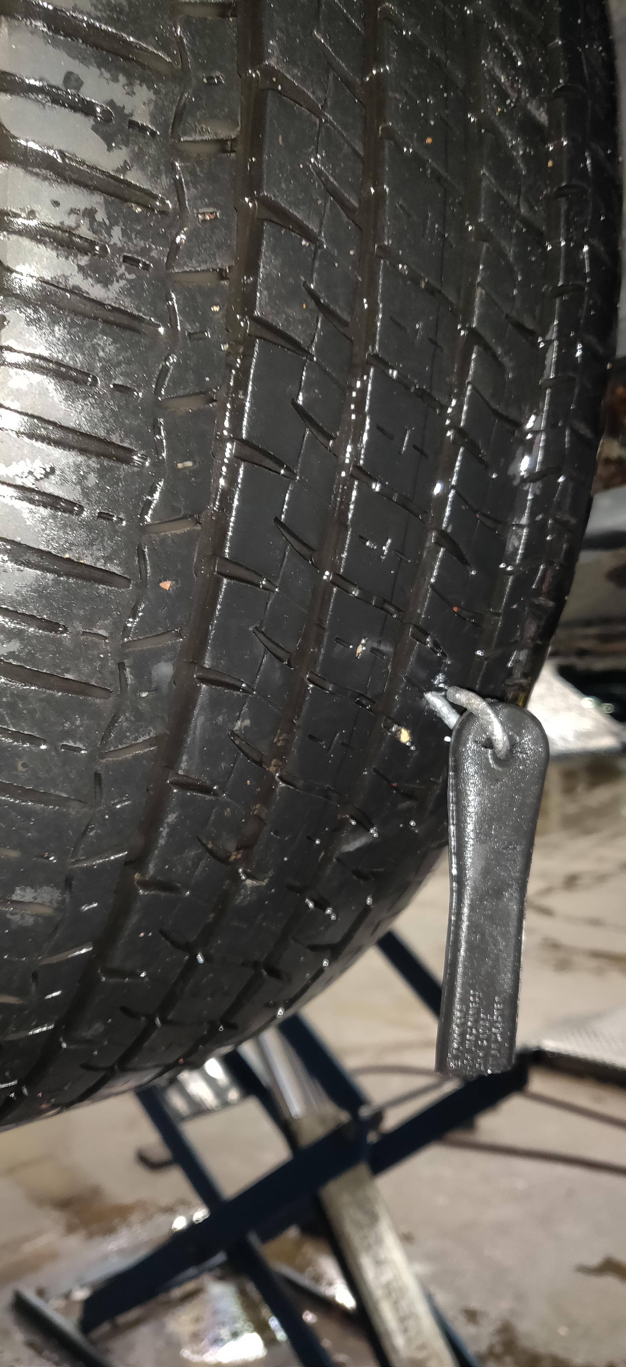 I don't think this is how you bungee a tire... | Scrolller