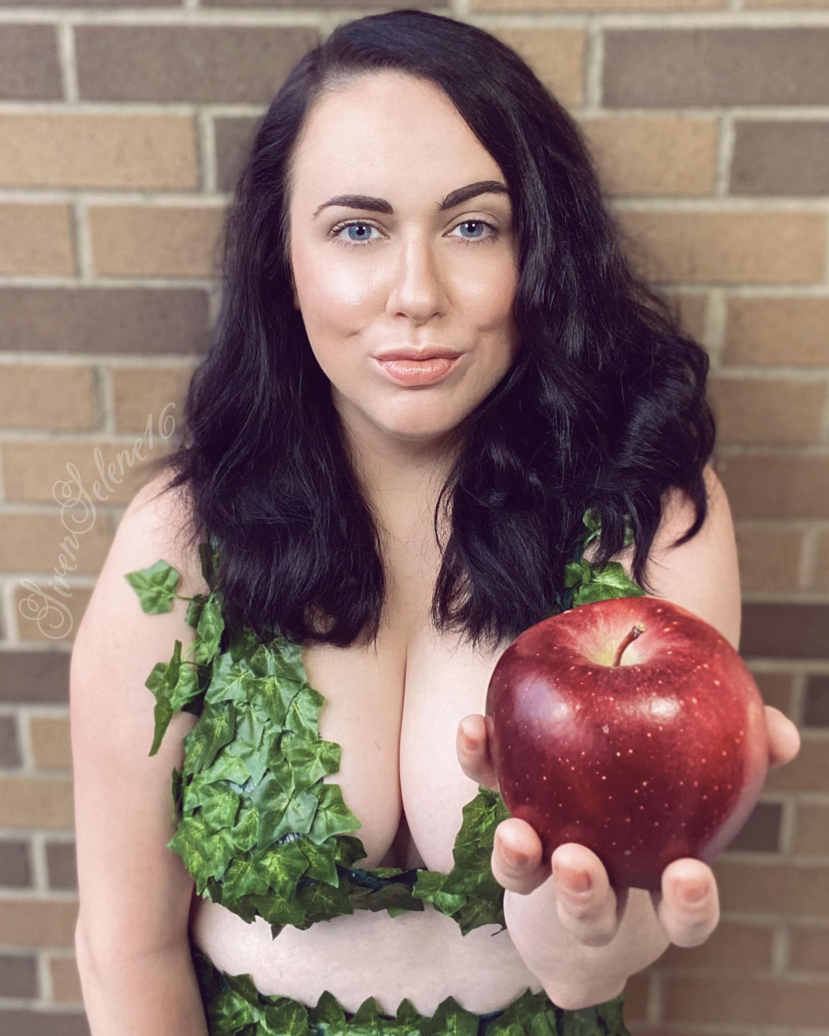 I feel positive that Eve was a curvy girl. | Scrolller