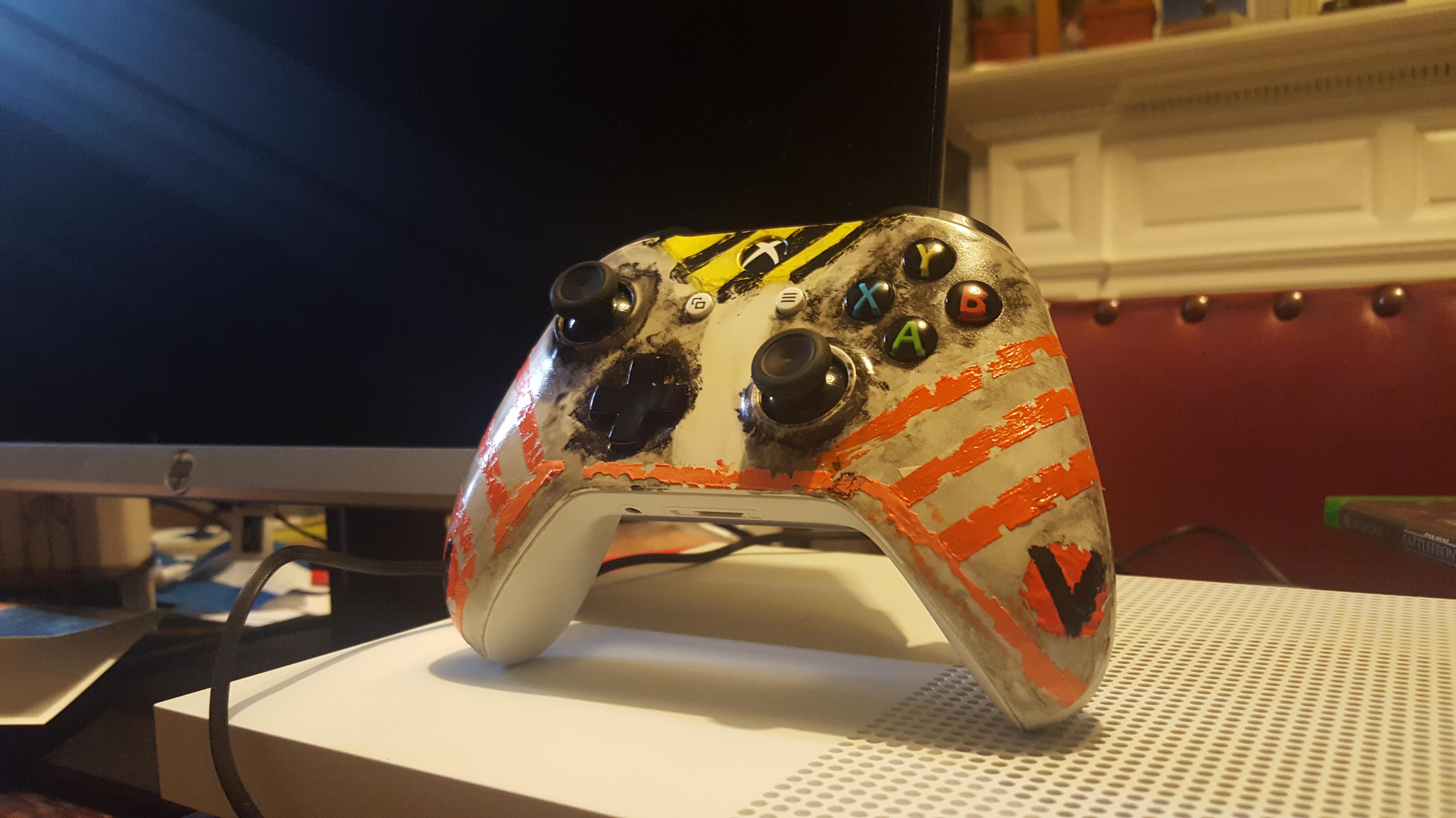 I finaly finished my DIY squadrons controller (link on how to do it in comments) | Scrolller