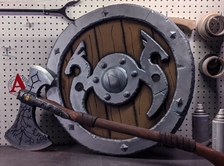 I finished the shield! Details in the comments. | Scrolller