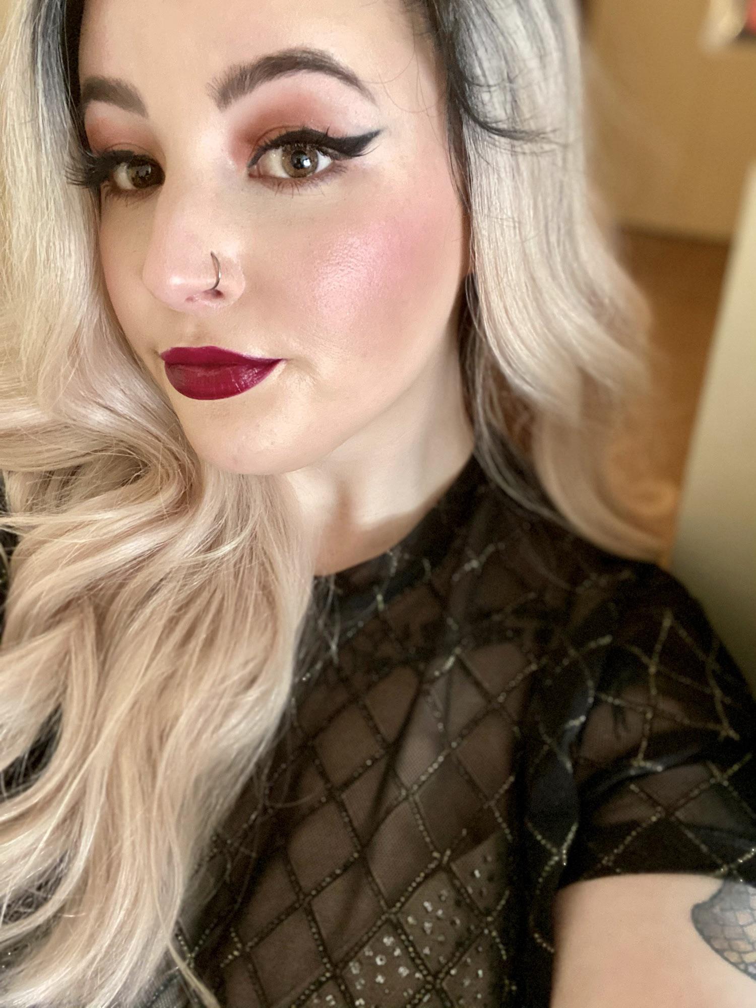 I get really self conscious using portrait mode😂 (23F) | Scrolller