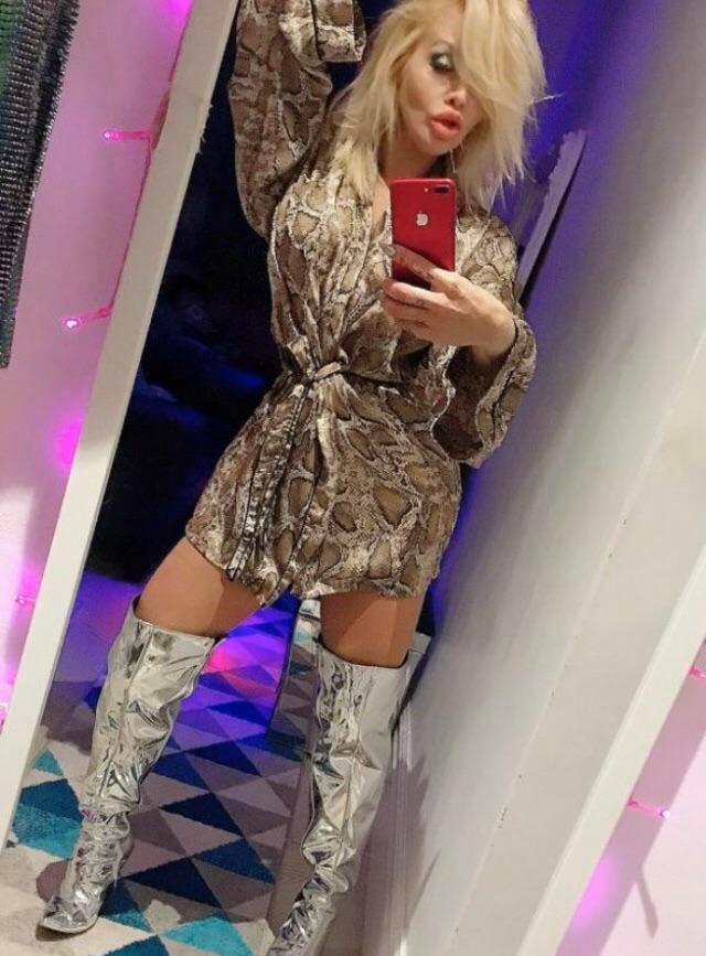 I Have Some Tricks Down My Dress 🤫👅 Scrolller