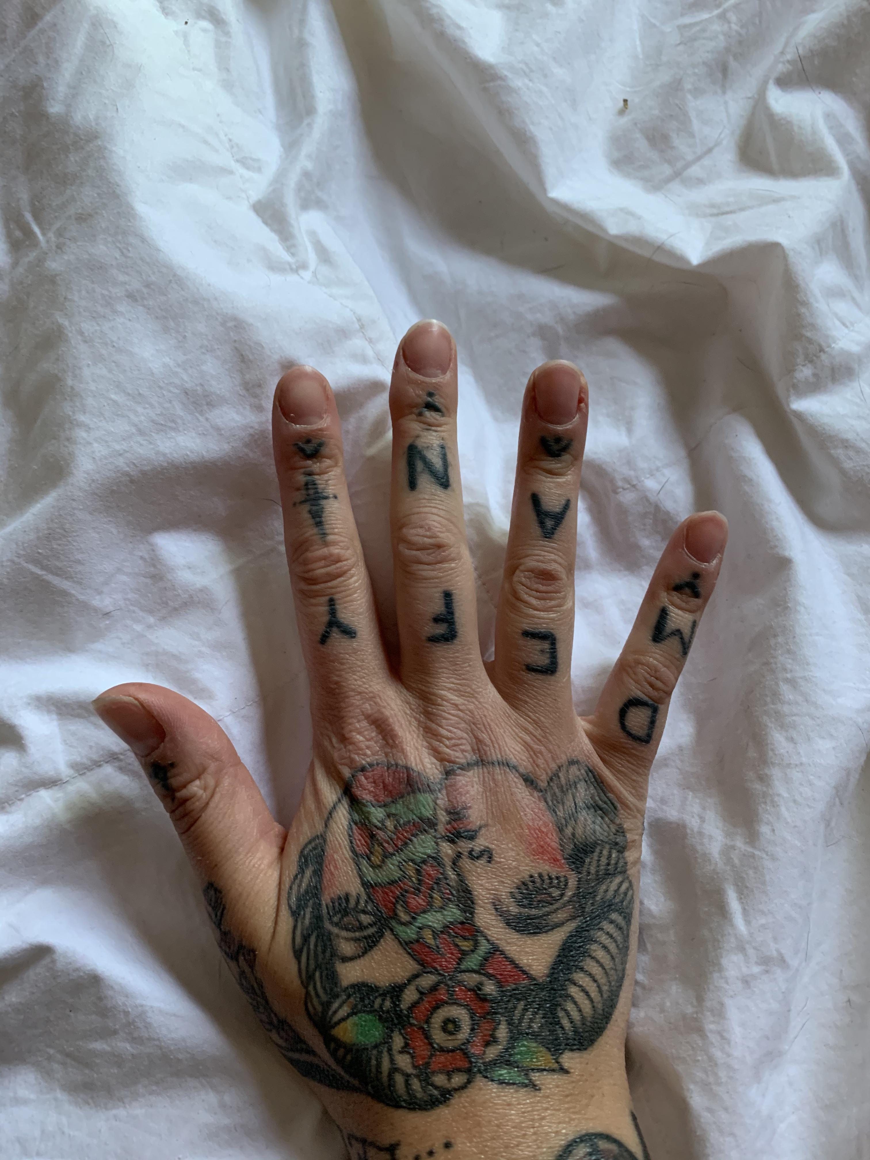 I have very powerful hands. | Scrolller